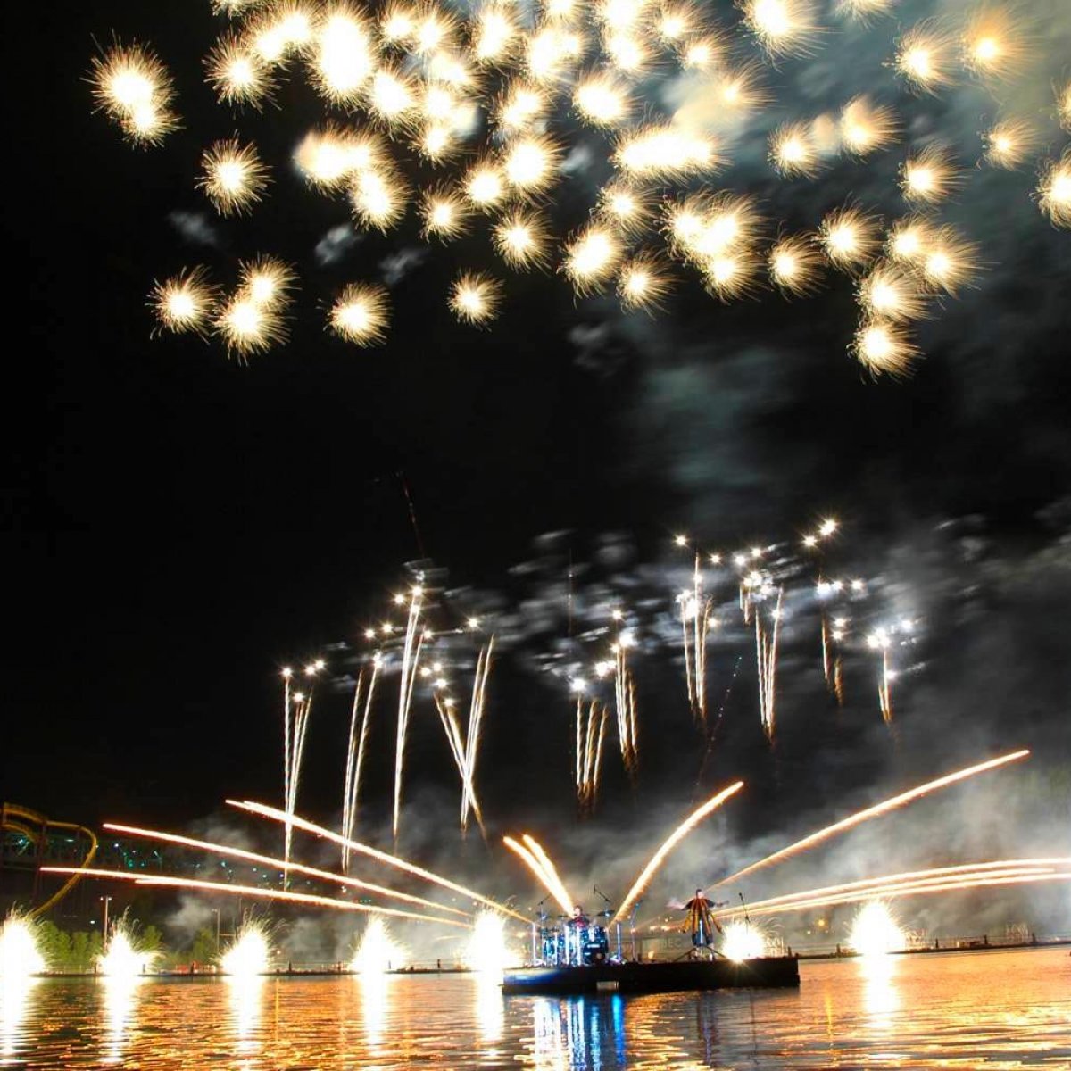 The Bang Collective – Howards Fireworks