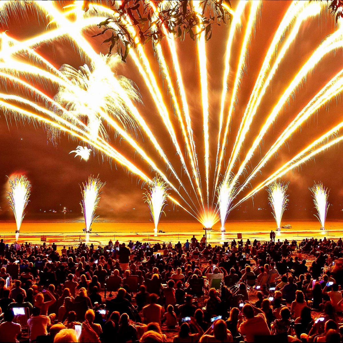 Grand Spectaculars – Howards Fireworks