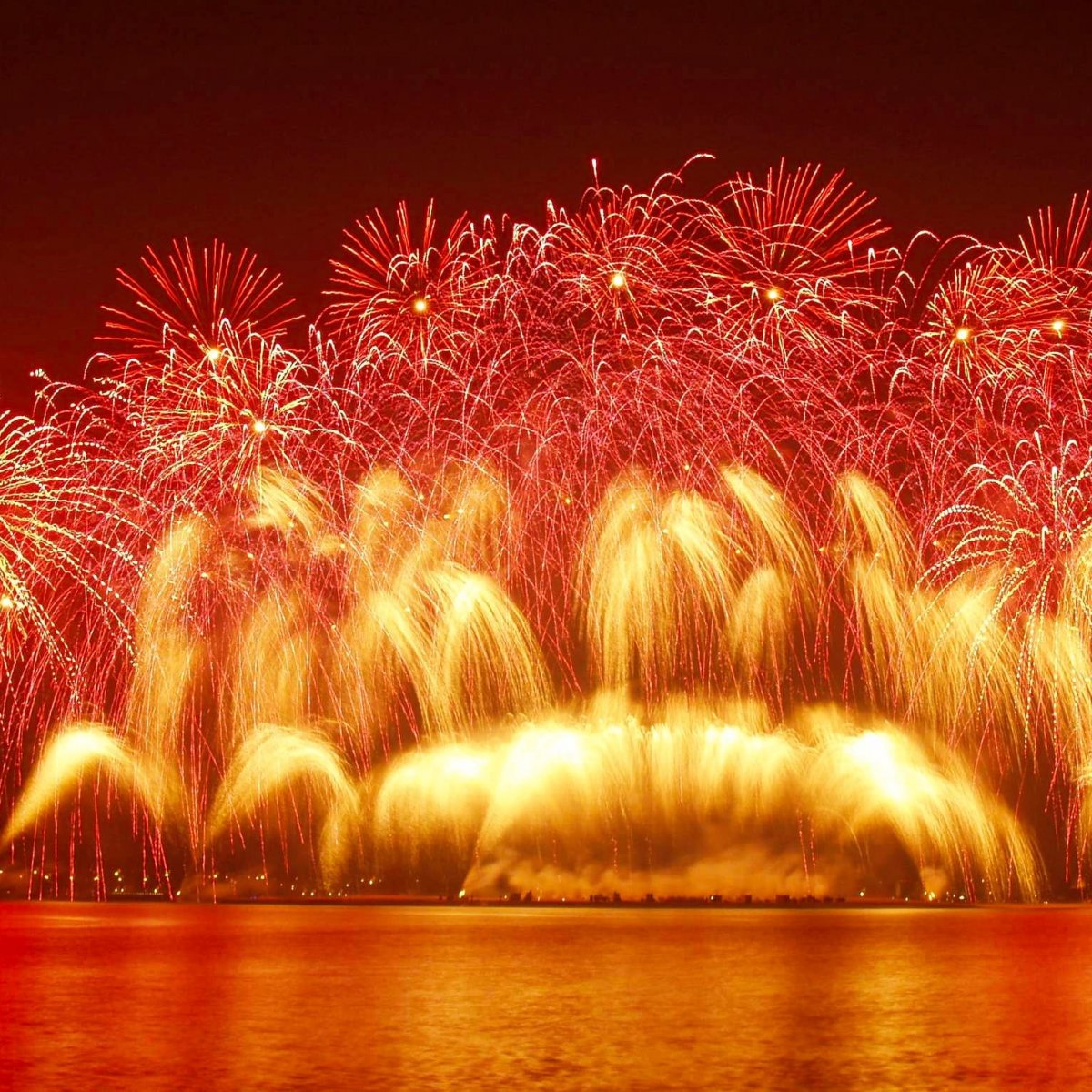 Grand Spectaculars – Howards Fireworks