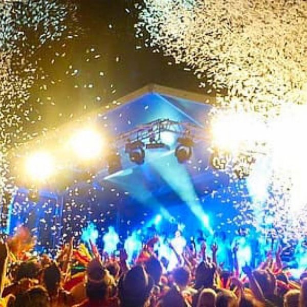 Tours, Concerts & Entertainment – Howards Fireworks